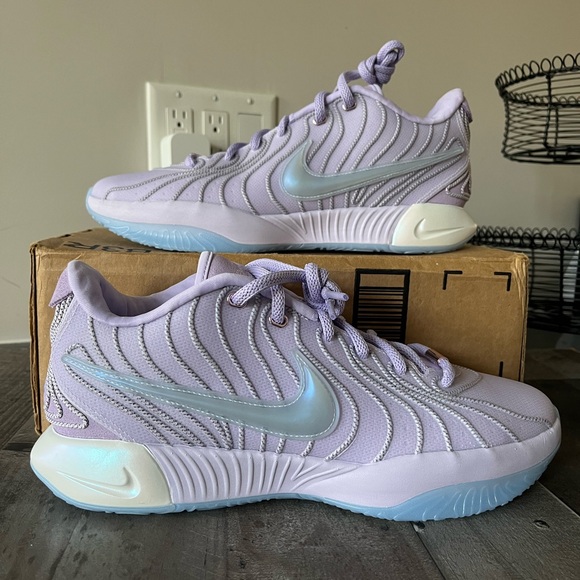 Lebron Xxi Barely Grape
